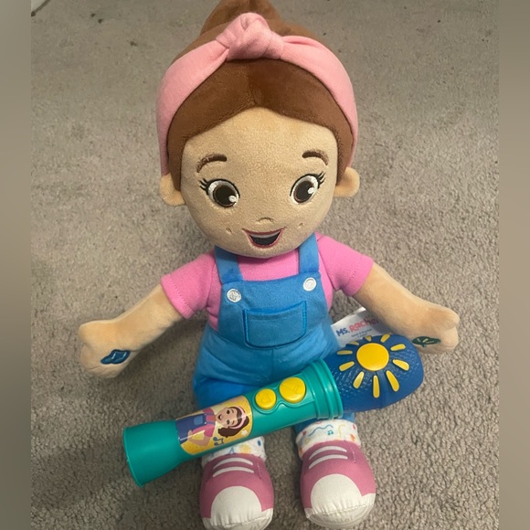 Ms. Rachel | Toys | Ms Rachel Sing Along Doll And Ms Rachel Microphone ...